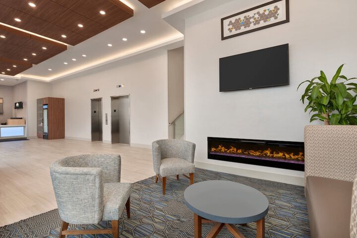 Holiday Inn Express Jamaica JFK AirTrain NYC an IHG Hotel Jamaica ...