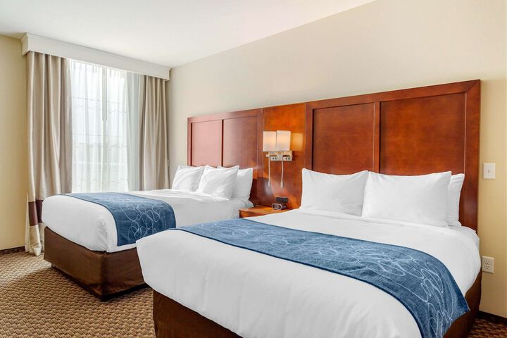 Comfort Suites Burlington near I 5 Burlington | Bookonline.com