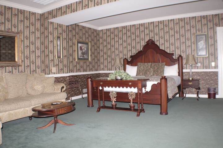 Waynebrook Inn Est 1865 Honey Brook | Bookonline.com