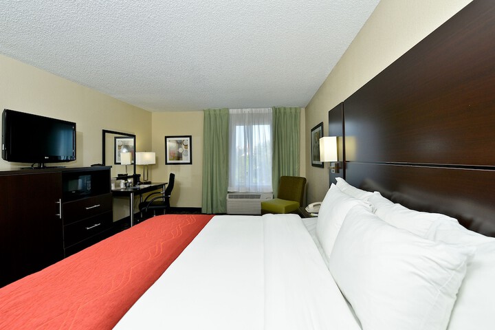 Comfort Inn & Suites Near Universal Orlando Resort Convention Ctr ...