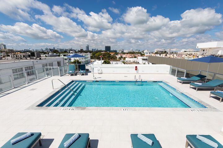 The Penguin Hotel Miami Beach | Bookonline.com