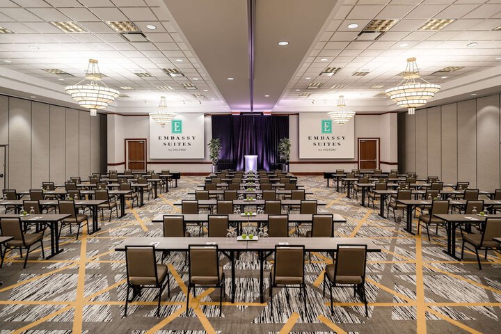 Embassy Suites by Hilton Portland Airport Portland | Bookonline.com