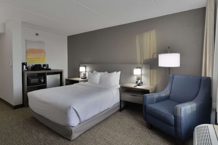 Comfort Inn Gold Coast Ocean City | Bookonline.com