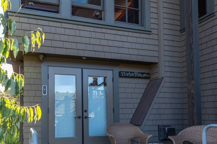 Noyo Harbor Inn Restaurant and Tavern Fort Bragg | Bookonline.com