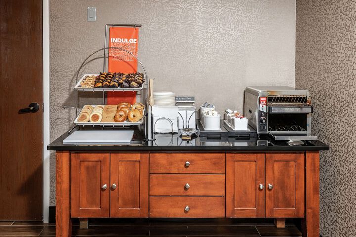 Hampton Inn Fall River/Westport Westport | Bookonline.com