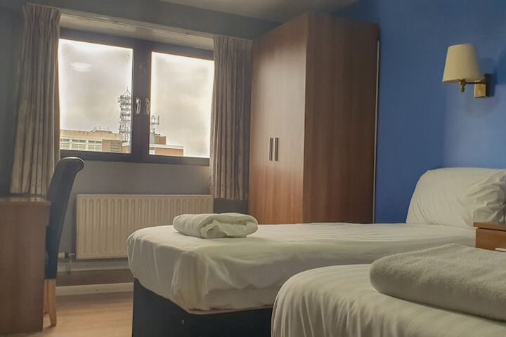 Gilson Hotel Hull | Bookonline.com