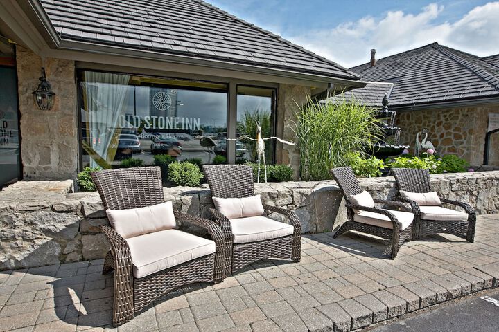 Old Stone Inn Boutique Hotel Niagara Falls | Bookonline.com