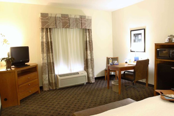 Hampton Inn & Suites Chesapeake Square Mall Chesapeake | Bookonline.com