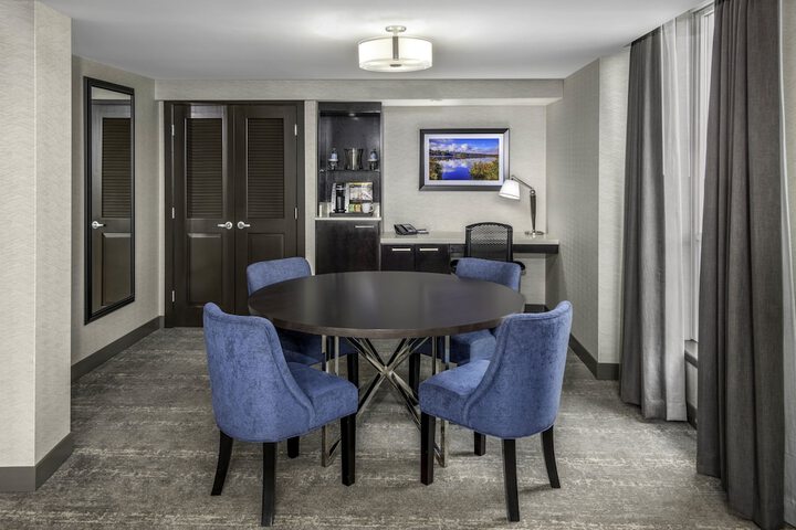 Hilton Vancouver Metrotown Burnaby | Bookonline.com