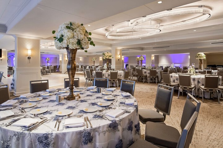 The Kingsley Bloomfield Hills a DoubleTree by Hilton Bloomfield Hills ...
