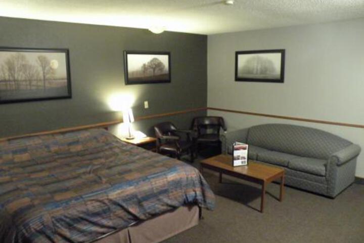 Travelodge by Wyndham Brandon Brandon | Bookonline.com