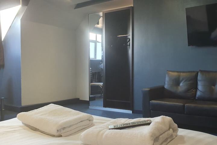 Gilson Hotel Hull | Bookonline.com