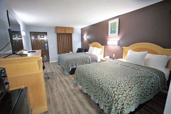 Columbus Inn&Suites Columbus | Bookonline.com