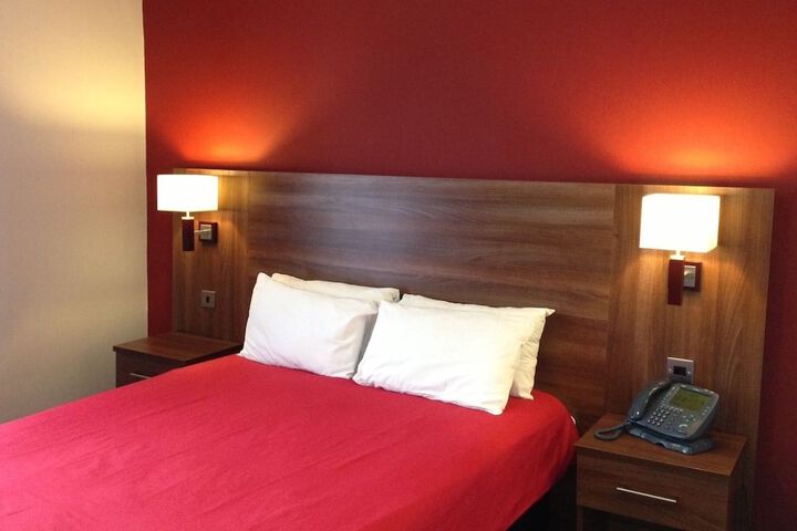 Ely House Hotel Wolverhampton | Bookonline.com