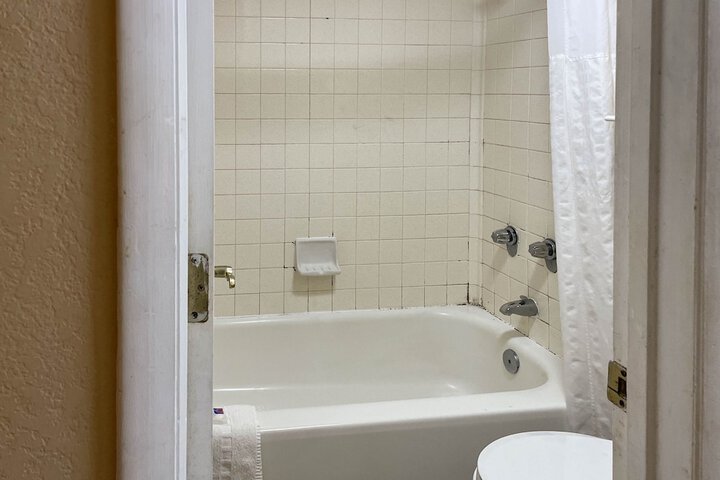 Motel 6 Huntsville, AL – University Dr. Huntsville | Bookonline.com