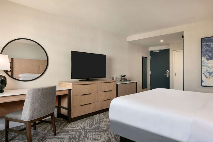 DoubleTree by Hilton Canton Downtown Canton | Bookonline.com