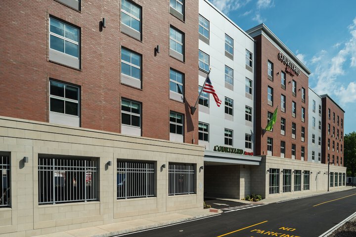 Courtyard by Marriott Edgewater NYC Area Edgewater | Bookonline.com