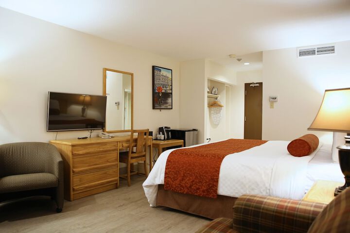Auberge Du Grand Lac Magog | Bookonline.com