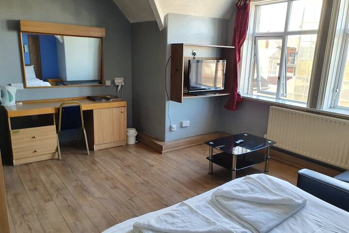 Gilson Hotel Hull | Bookonline.com