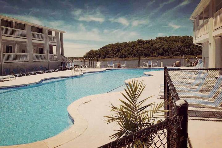 Beachwalk at Sea Bright Rumson | Bookonline.com