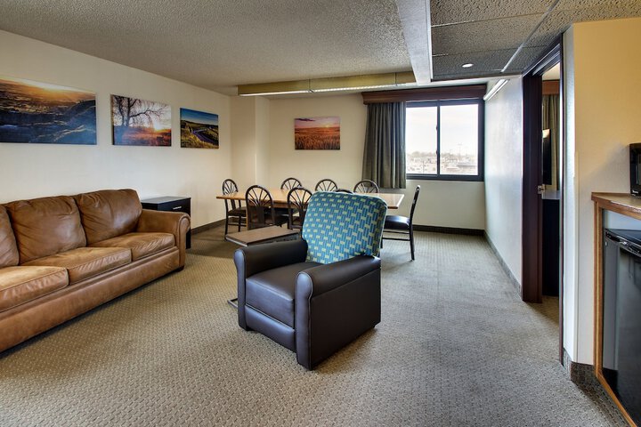 EverSpring Inn & Suites – Bismarck Bismarck | Bookonline.com