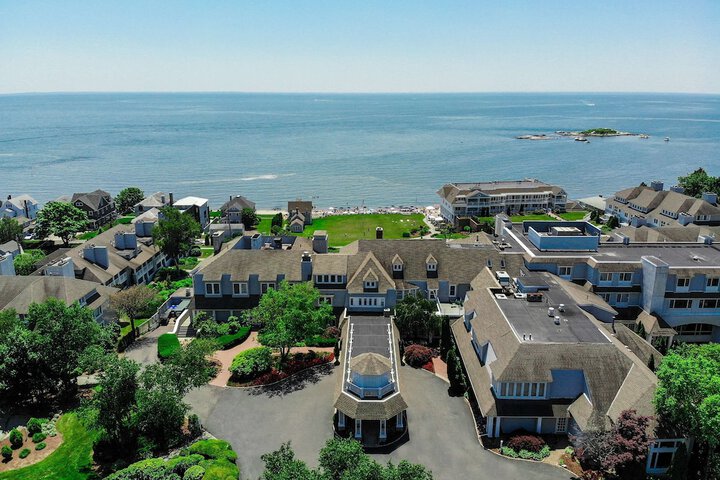 Waters Edge Resort & Spa Westbrook | Bookonline.com