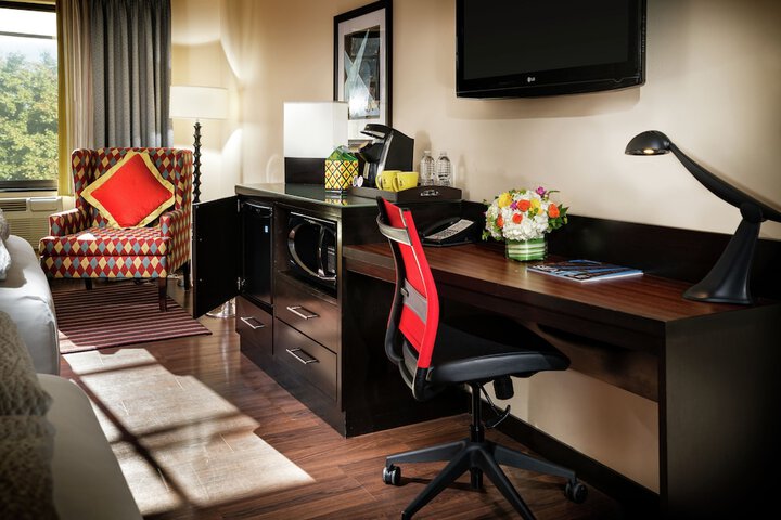 Staypineapple The Maxwell Hotel Seattle Center Seattle Seattle ...