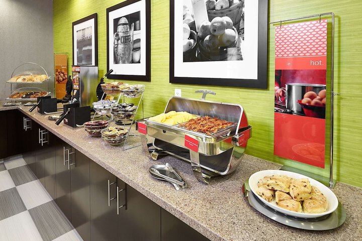 Hampton Inn by Hilton Calgary Airport North Calgary | Bookonline.com