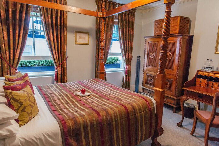 Twenty Nevern Square Hotel London | Bookonline.com