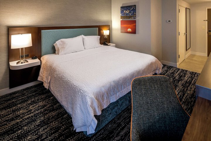 Hampton Inn Long Island / Commack Commack | Bookonline.com