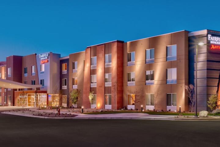 Fairfield Inn & Suites by Marriott Moab Moab | Bookonline.com