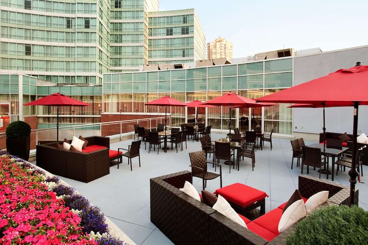 Hilton Vancouver Metrotown Burnaby | Bookonline.com