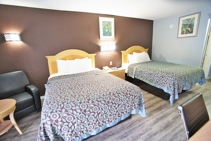 Columbus Inn&Suites Columbus | Bookonline.com