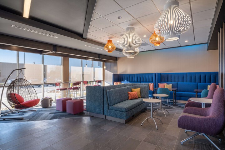 Tru by Hilton Naperville Chicago Naperville | Bookonline.com