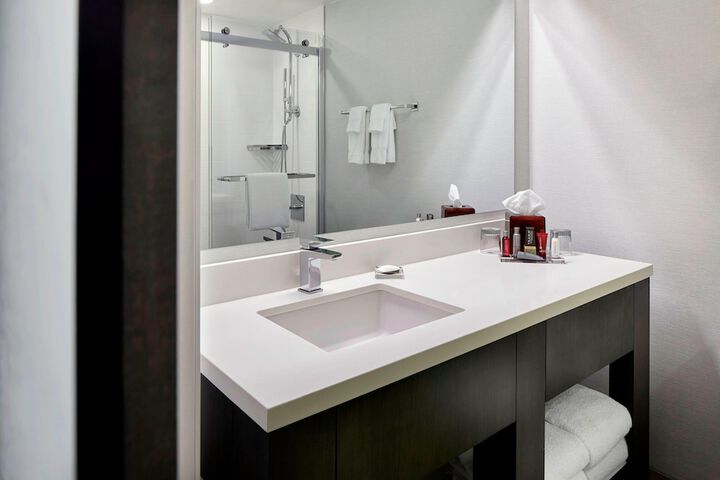 Marriott DFW Airport South Fort Worth | Bookonline.com