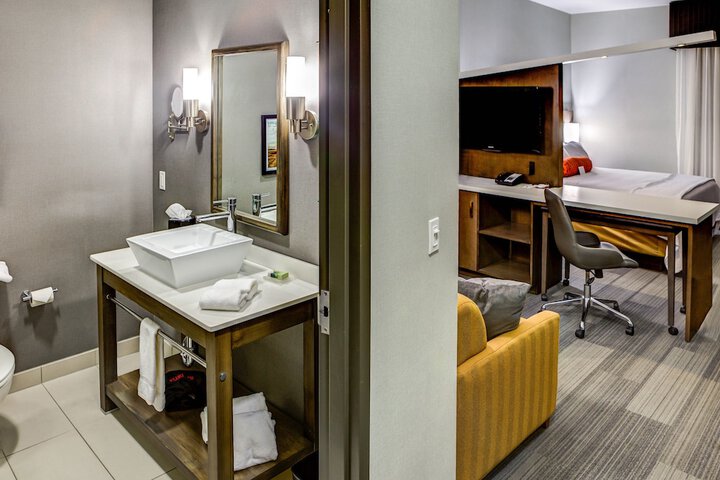 DoubleTree by Hilton West Fargo Sanford Medical Center Area West Fargo ...