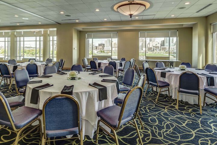 Embassy Suites by Hilton Cincinnati RiverCenter Covington | Bookonline.com