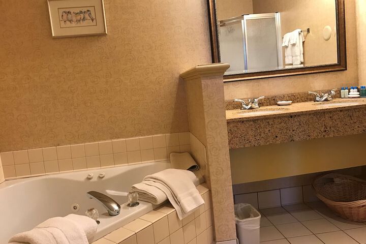 Best Western Plus Revere Inn & Suites Paradise | Bookonline.com