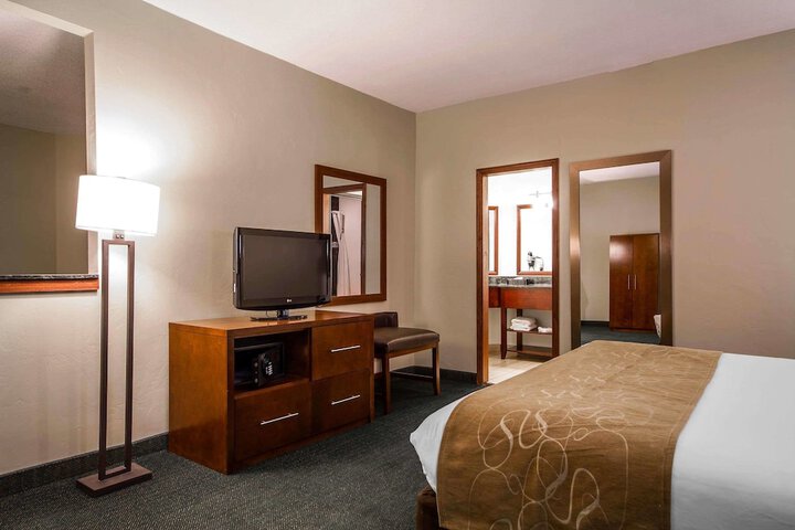 Comfort Suites Appleton Airport Appleton | Bookonline.com