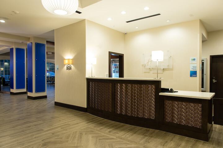 Holiday Inn Express & Suites Aiken an IHG Hotel Aiken | Bookonline.com