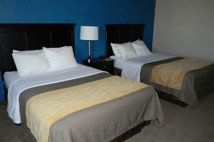 Boarders Inn & Suites by Cobblestone Hotels Munising Munising ...