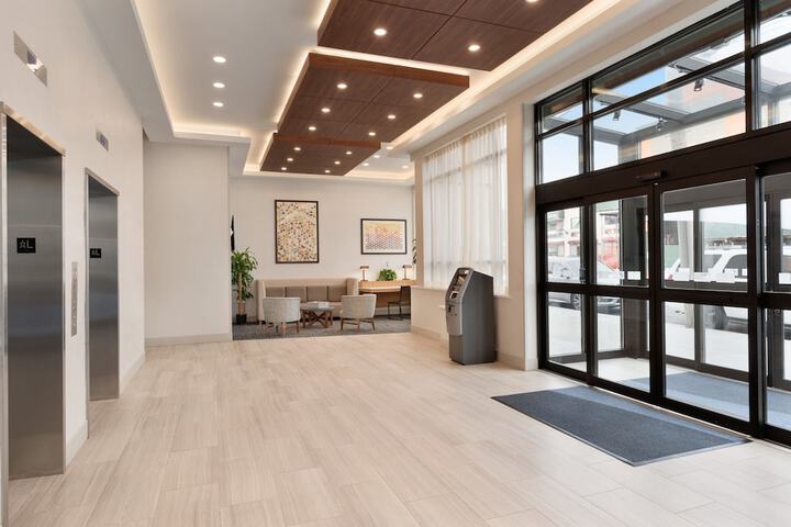 Holiday Inn Express Jamaica JFK AirTrain NYC an IHG Hotel Jamaica ...