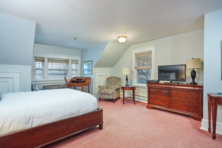 Inn at Longshore Westport | Bookonline.com