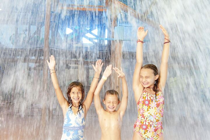 Grand Country Waterpark Resort Branson | Bookonline.com