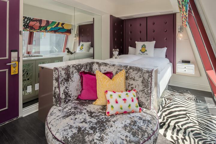 Staypineapple An Artful Hotel, Midtown New York | Bookonline.com
