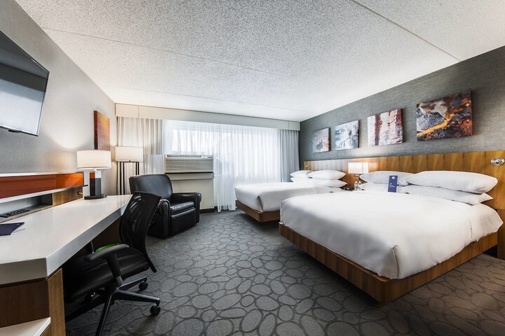 Delta Hotels by Marriott Fargo Fargo | Bookonline.com