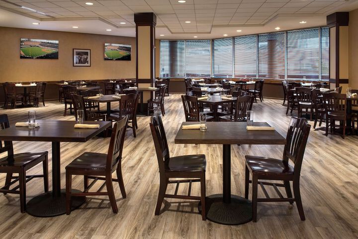 Sheraton Inner Harbor Hotel Baltimore | Bookonline.com