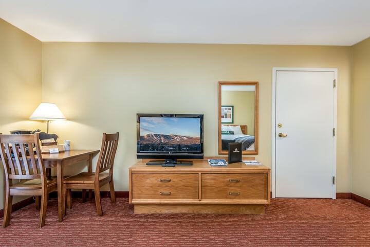 Grand Summit Hotel Newry | Bookonline.com