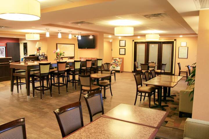 Hampton Inn Long Island / Commack Commack | Bookonline.com