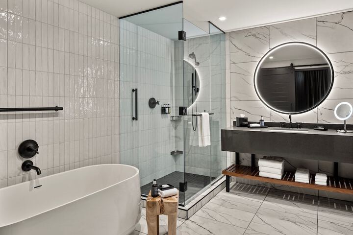 The Trade, Autograph Collection Milwaukee | Bookonline.com